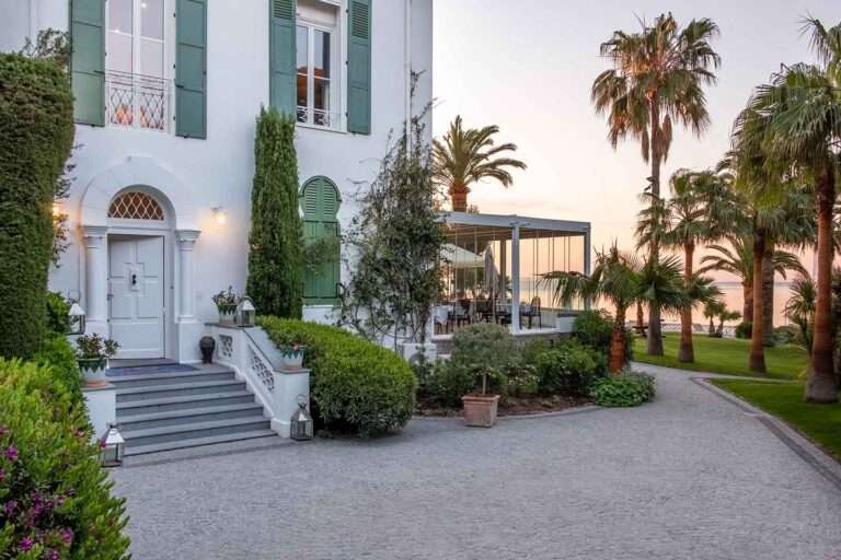 11 Luxury French Riviera Hotels on the Beach | Croissants & Cafés