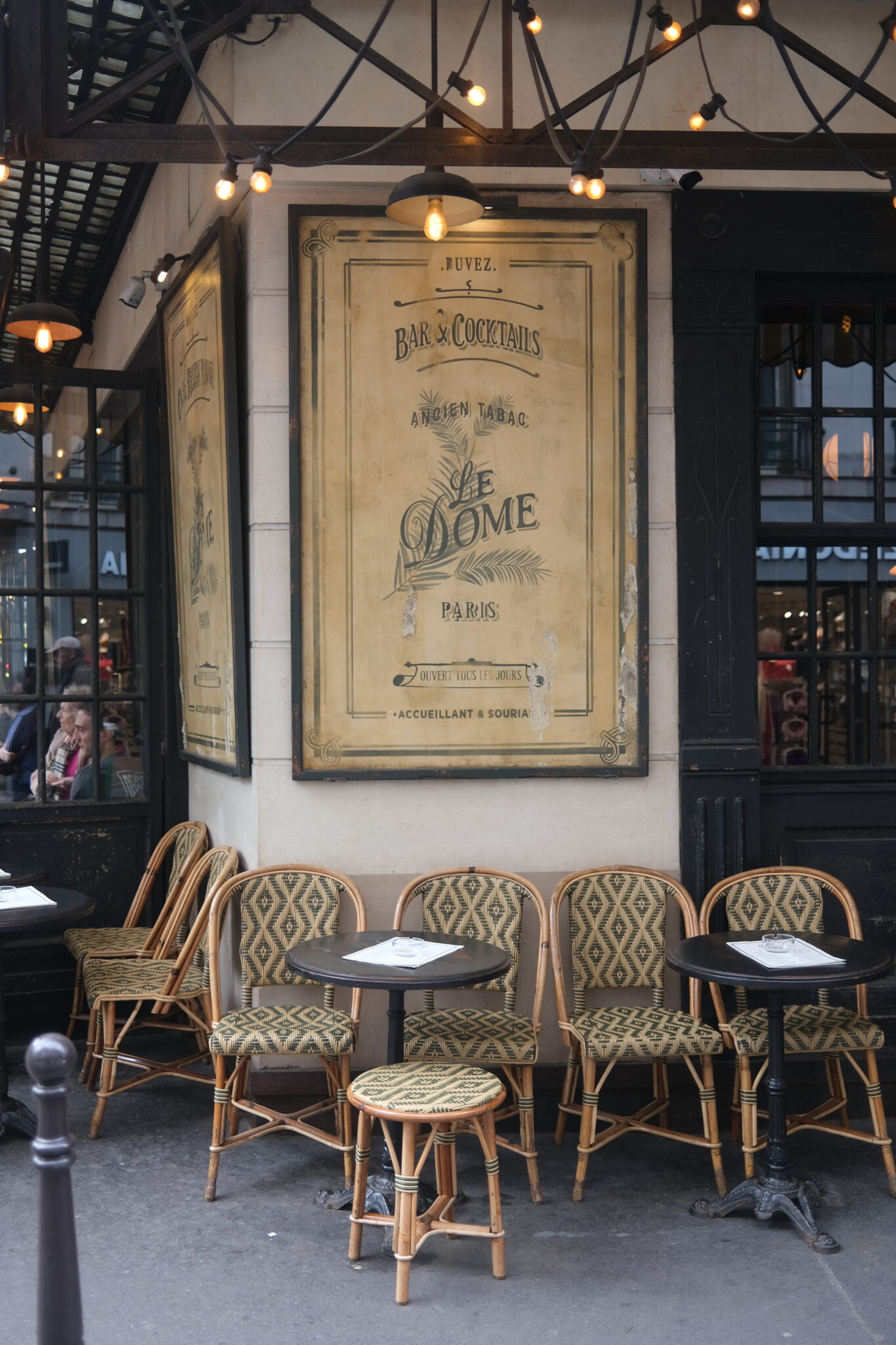 5 Luxurious Spots to Enjoy Afternoon Tea in Paris | Croissants & Cafés