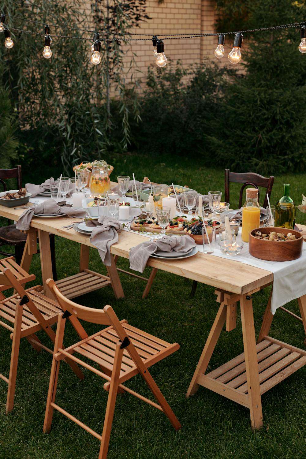 French Picnic Essentials: The Ultimate Guide for a Parisian-Style ...