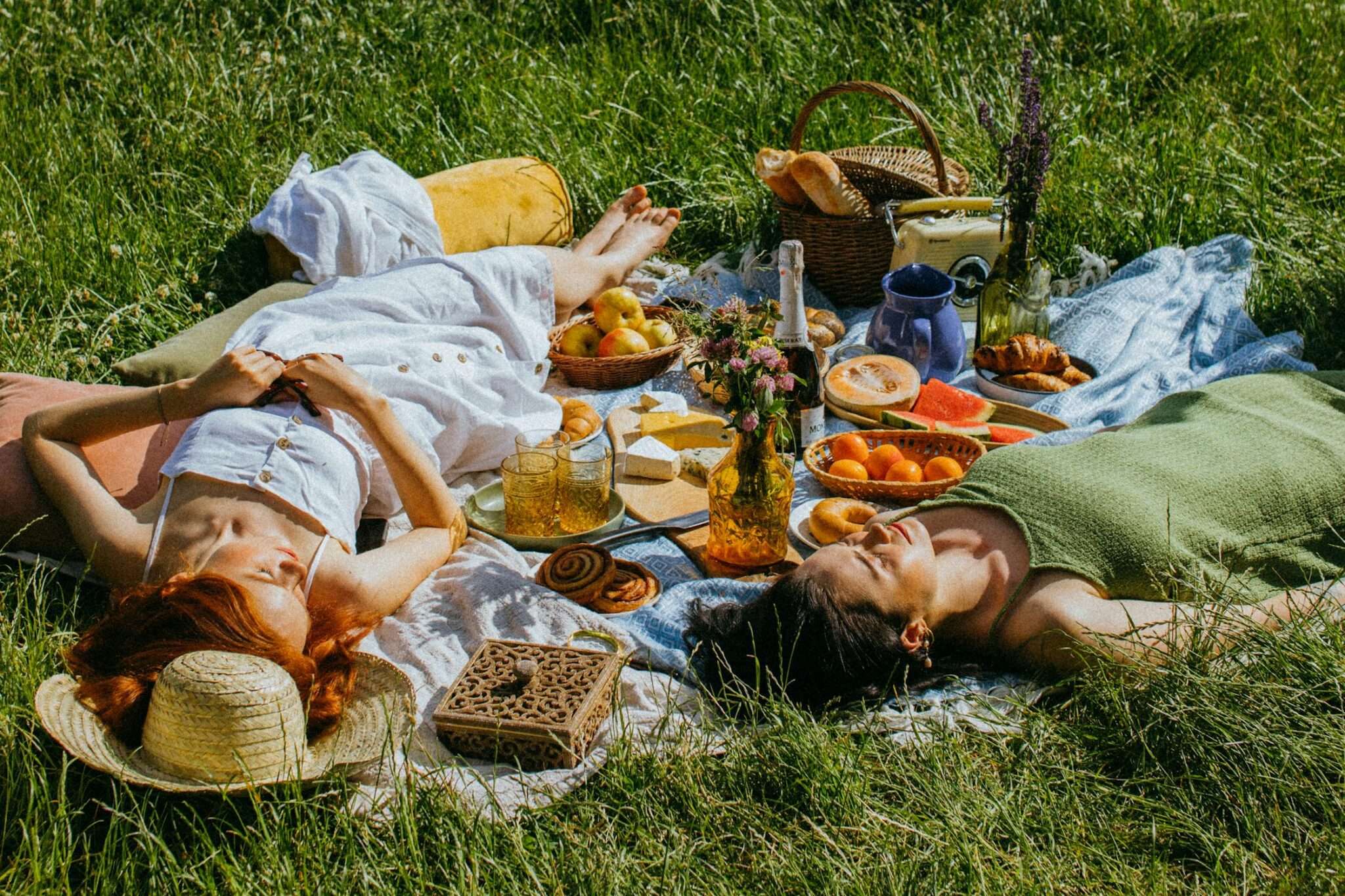 French Picnic Essentials: The Ultimate Guide for a Parisian-Style ...